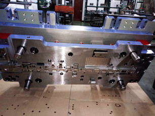 Troqueles de Estampación Progresiva y Transfer | Premier Tooling