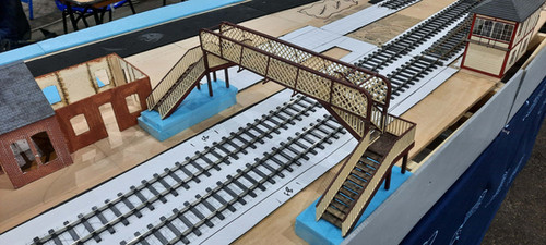 O Gauge Midland, LMS or BR Platform Footbridge Kit | MMR Models