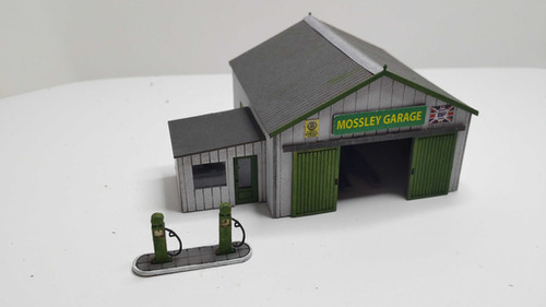 N Gauge Classic Garage Kit with ramp, pumps and tool boxes | MMR Models