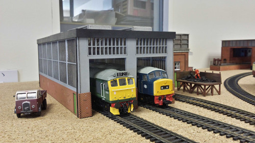 Twin Road Post-War Diesel Engine Shed | MMR Models