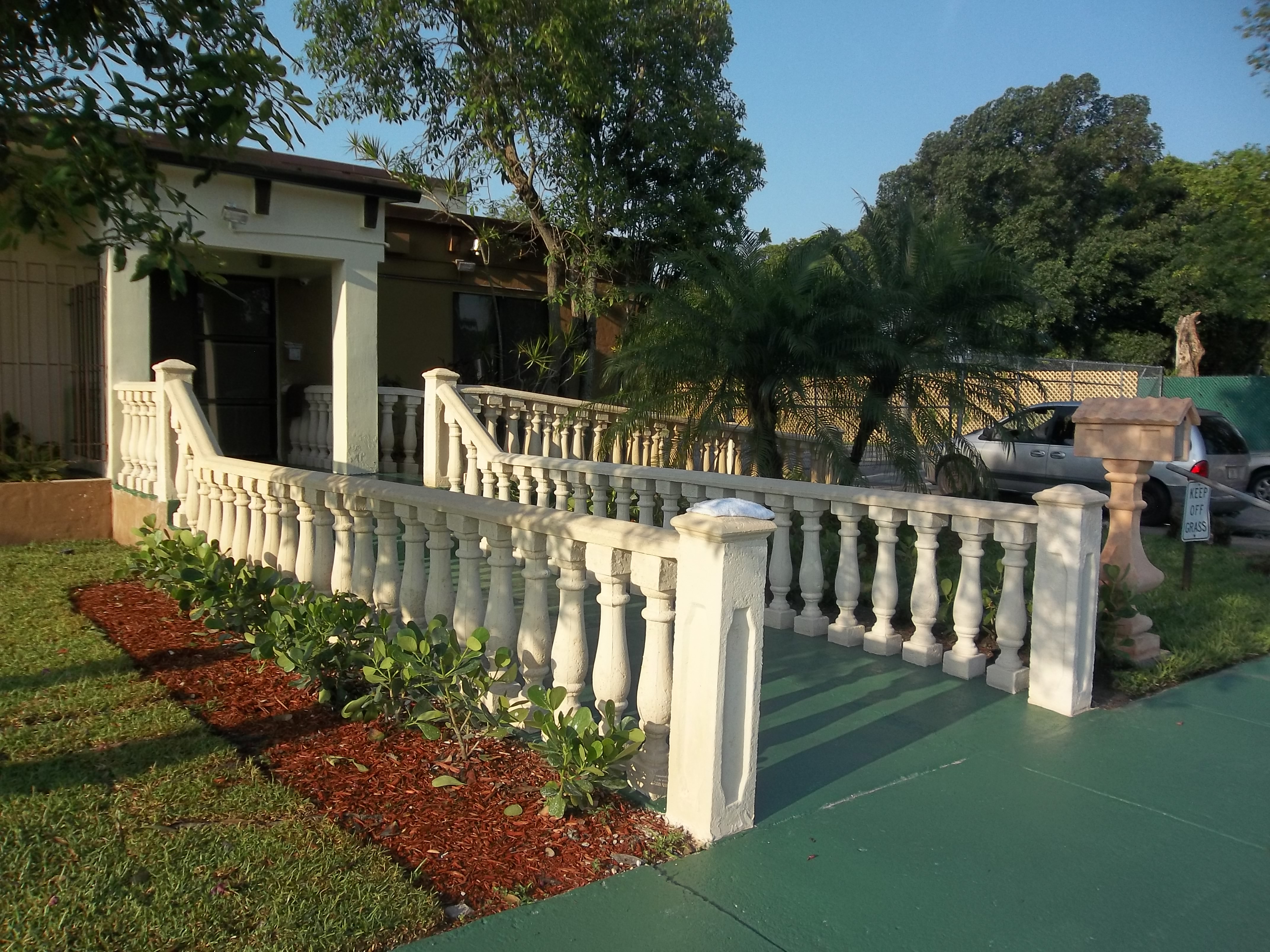Concrete Columns | Miami, FL. USA | Keystone Gardens inc.