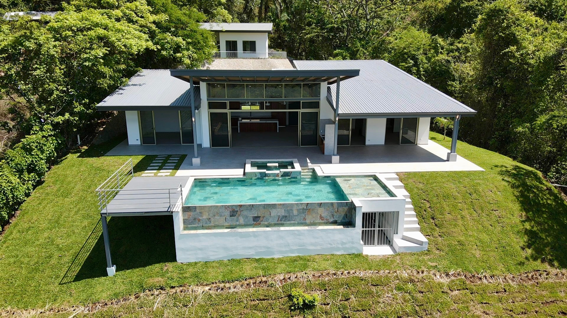 Las Rocas – Contemporary Estate with Guest House