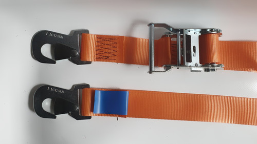 Box van strap with snap hooks | Jasmark