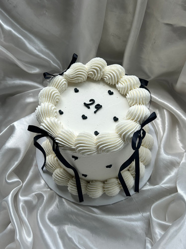 Round Mini Cake with small hearts | Baked By Skye