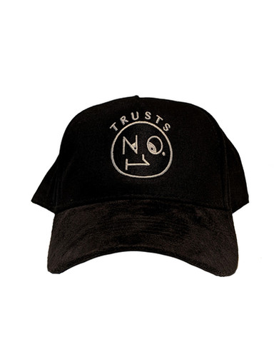 CS BLACK & WHITE TRUSTS NO.1 LOGO CAP -BLACK | TheNo1Face