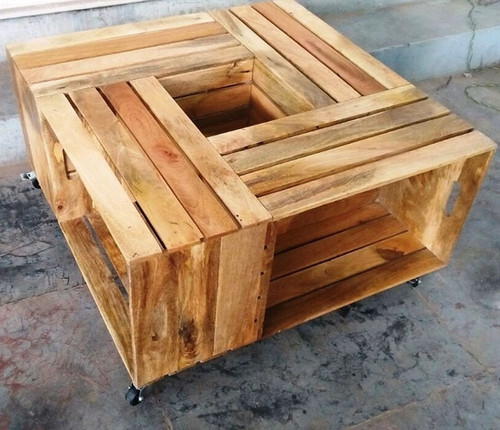 wooden crate coffee table on wheels | Rustic Green Home