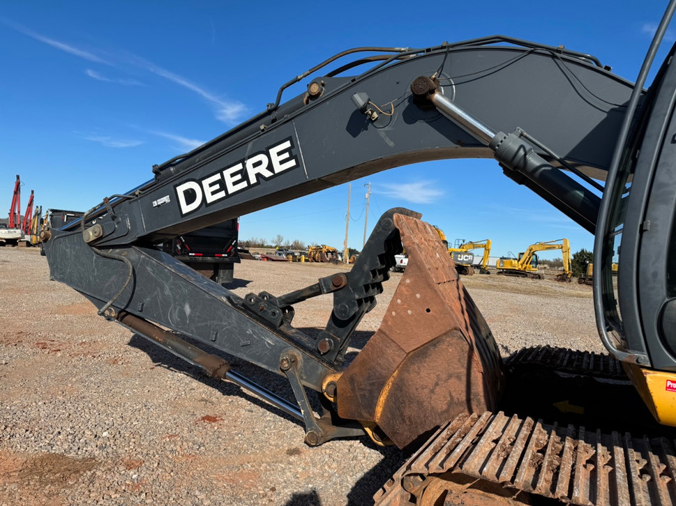 Used John Deere 225D LC Excavator For Sale