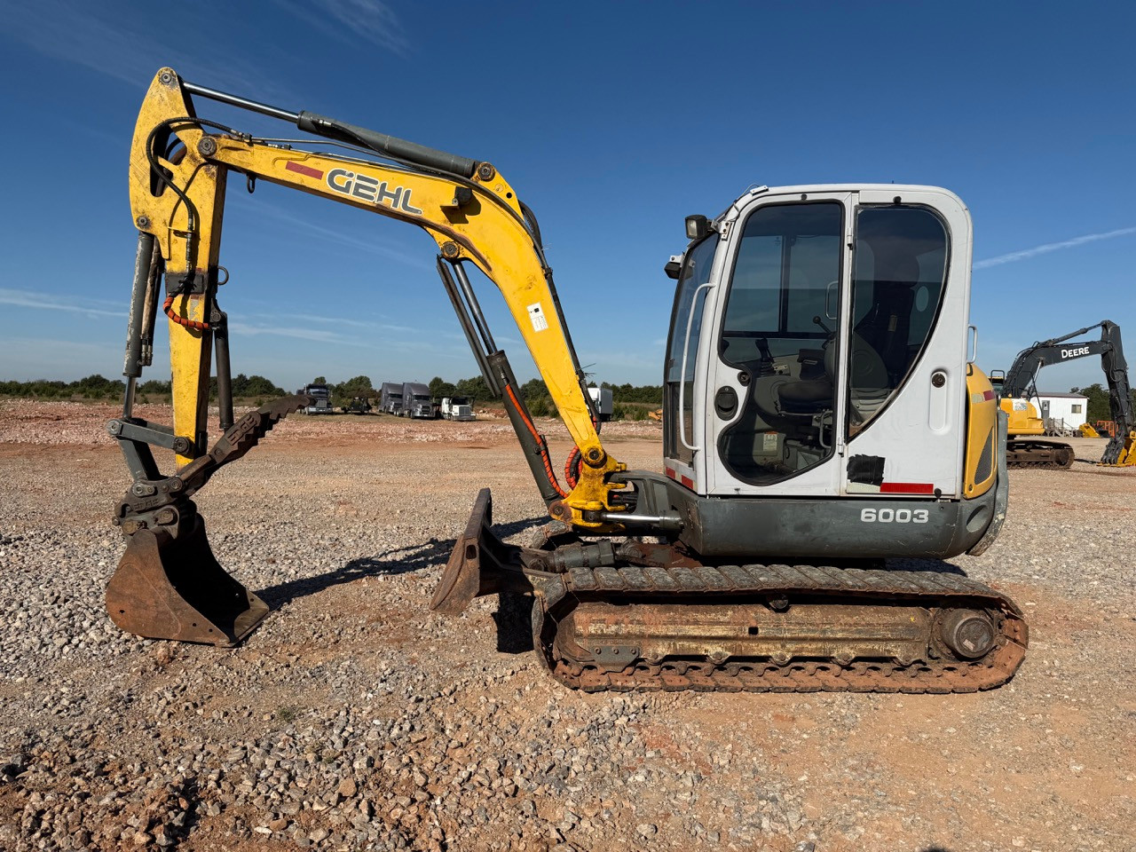 Gehl 6003 Excavator With Hydraulic Thumb