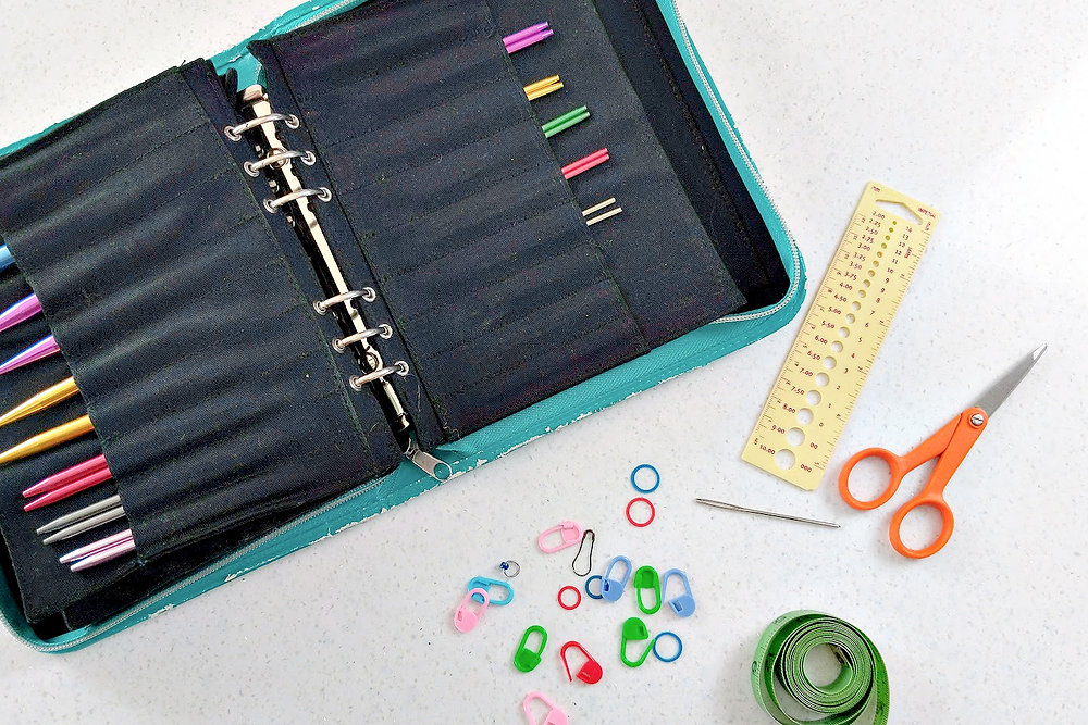 6 Essential Knitting Tools for Beginners