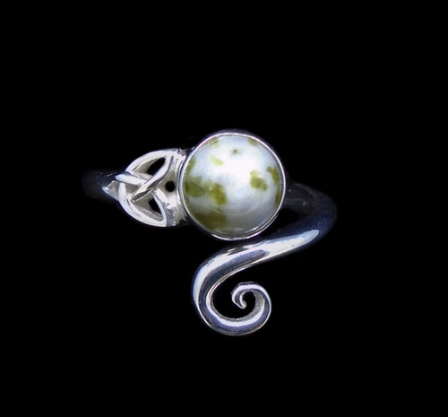 Iona Marble Trinity Knot Sterling Silver Ring | Two Skies