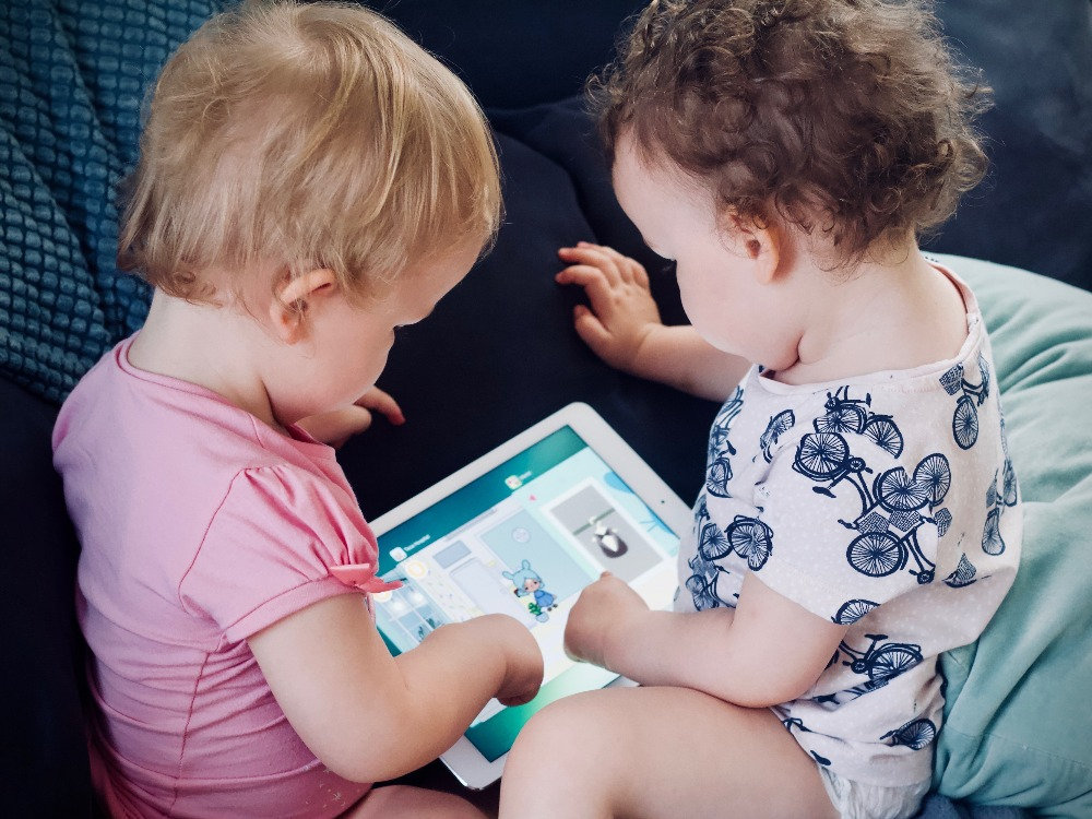 7 ways Parents can Manage their Children's Screen Time: iPad Kids