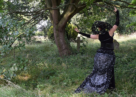 GOTHIC QUEEN | LILISDESIGNS