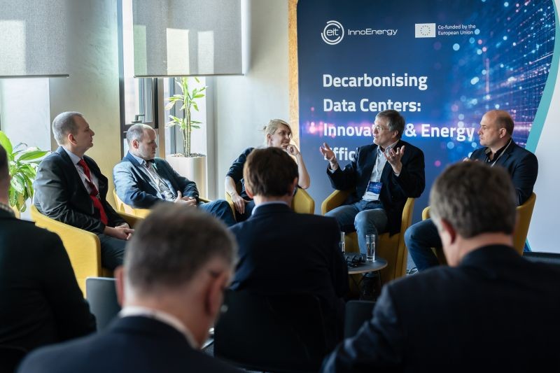 Decarbonizing Data Centers Innovation Energy Efficiency