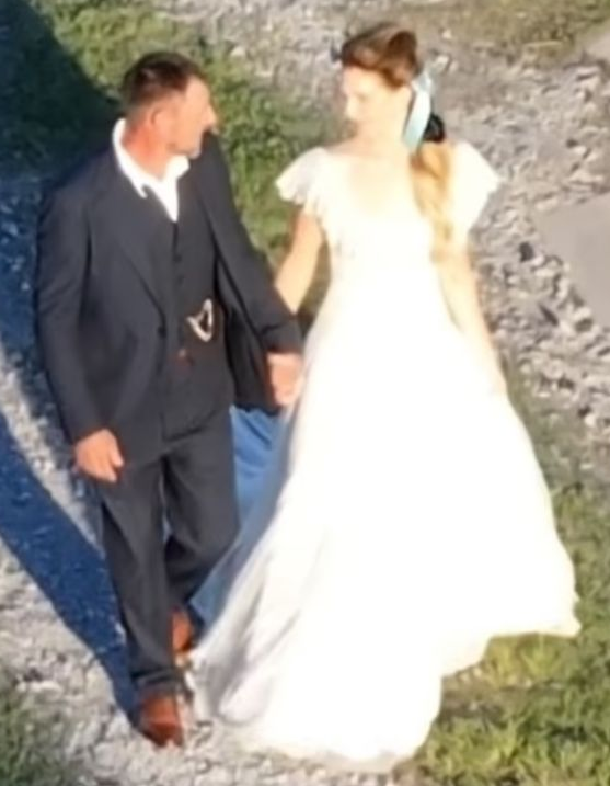 Lana Del Rey Ties The Knot With An Alligator Tour Guide