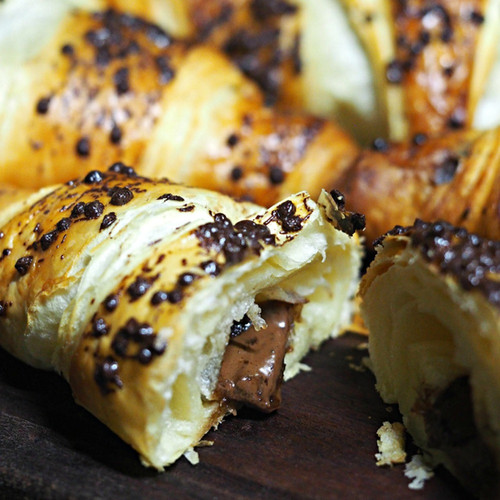 Cocoa and Hazelnut Filling Croissant 70gm | Raymond Deli Club