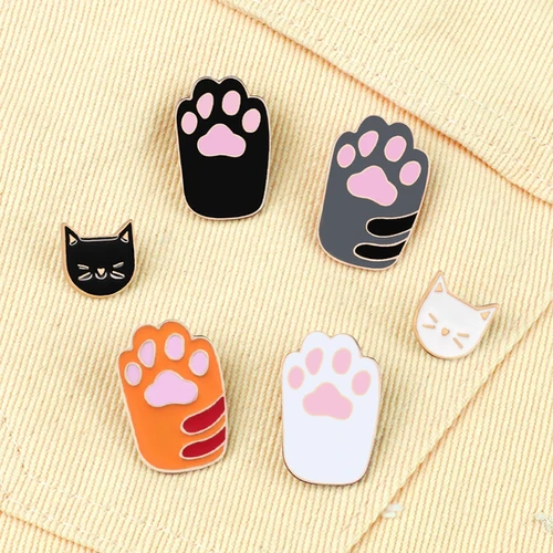 cats paws enamel pin badge | lemoncatshop