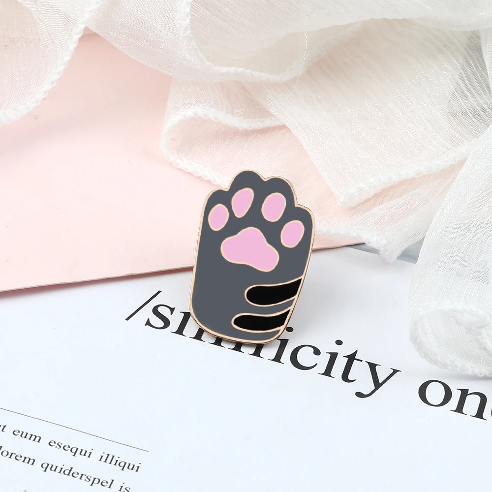 cats paws enamel pin badge | lemoncatshop