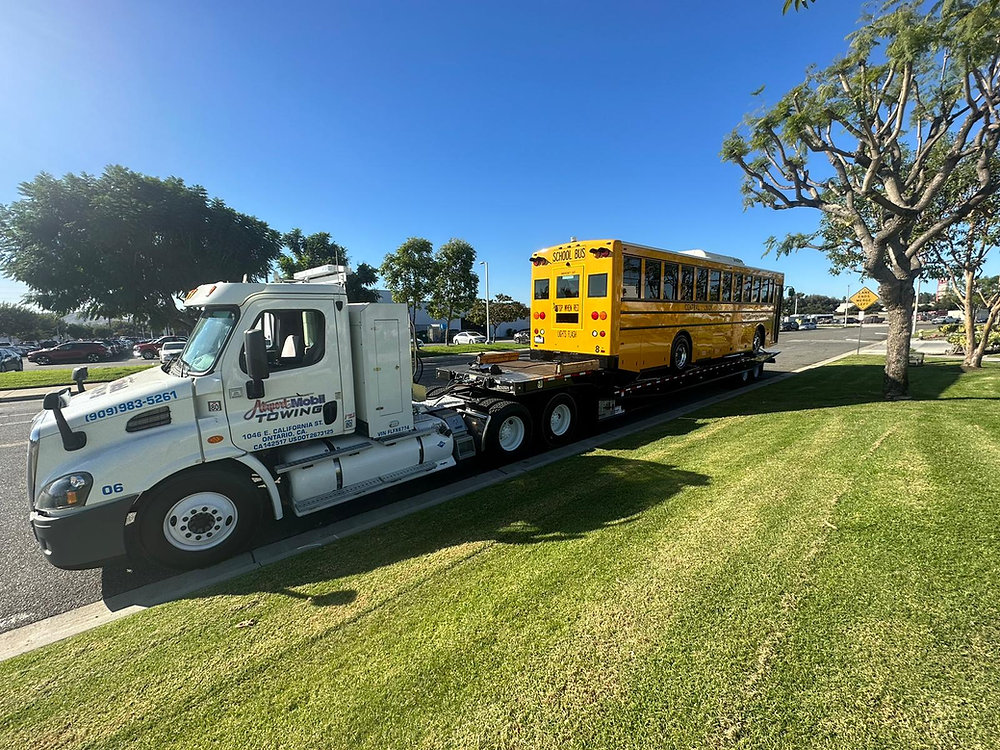 Heavy-Duty Towing vs. Standard Towing: What’s the Difference and Why It ...