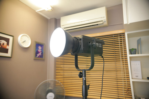 Nanlite FS300 AC LED Monolight | ALOHOMORA PICTURES