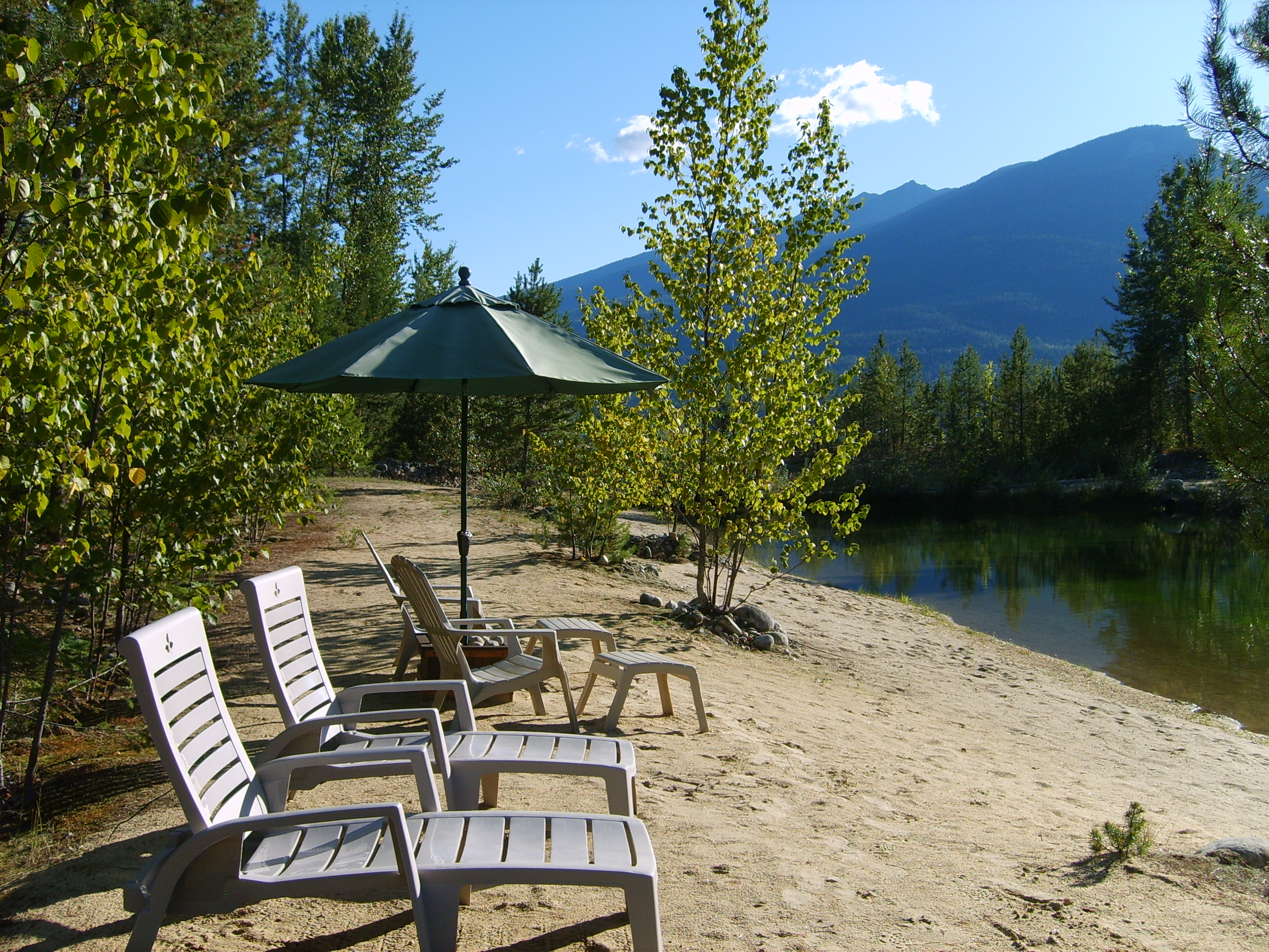 Murphy's Landing Resort, Cabin & RV Accommodations in Nakusp, BC