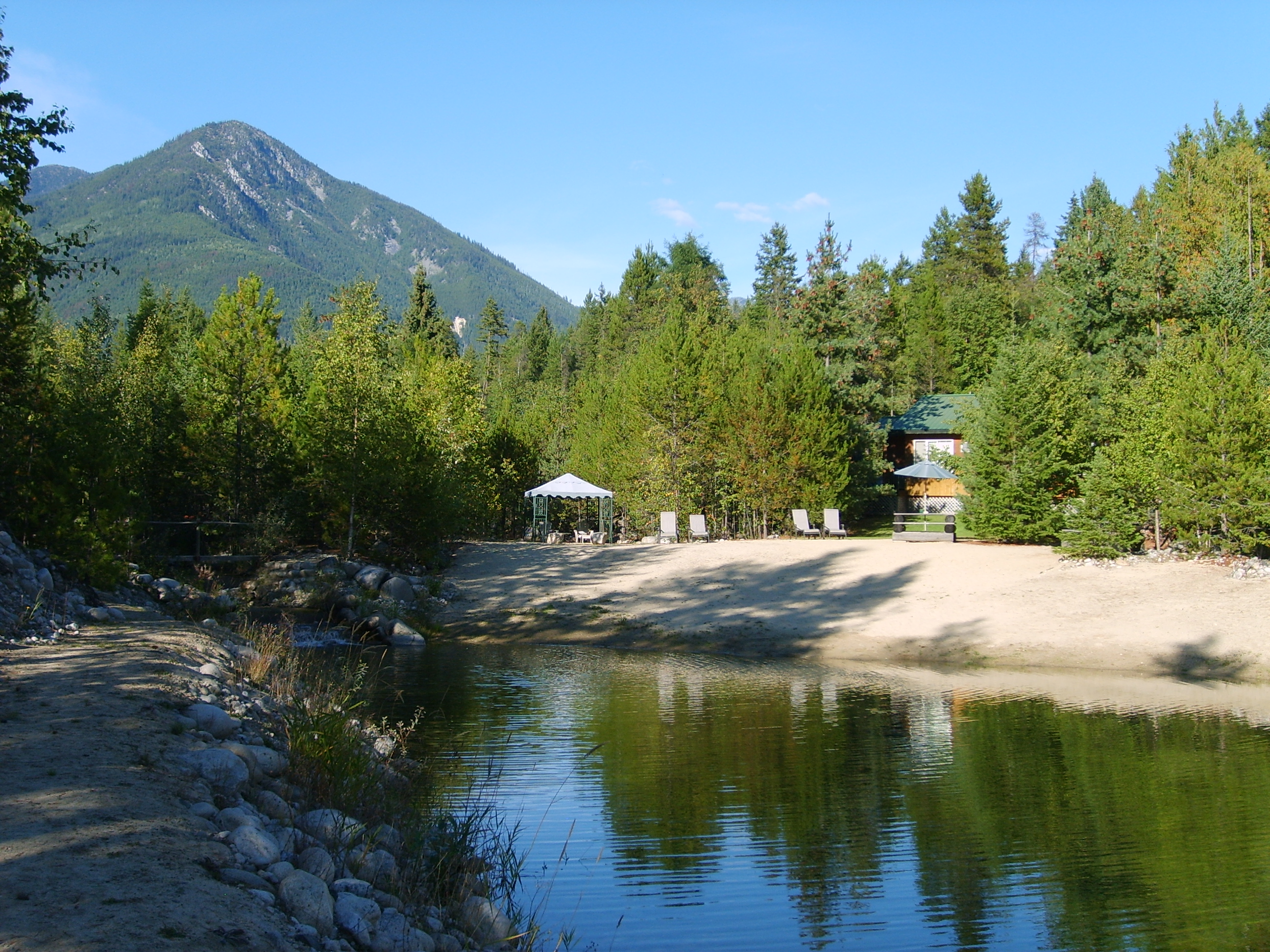 Murphy's Landing Resort, Cabin & RV Accommodations in Nakusp, BC