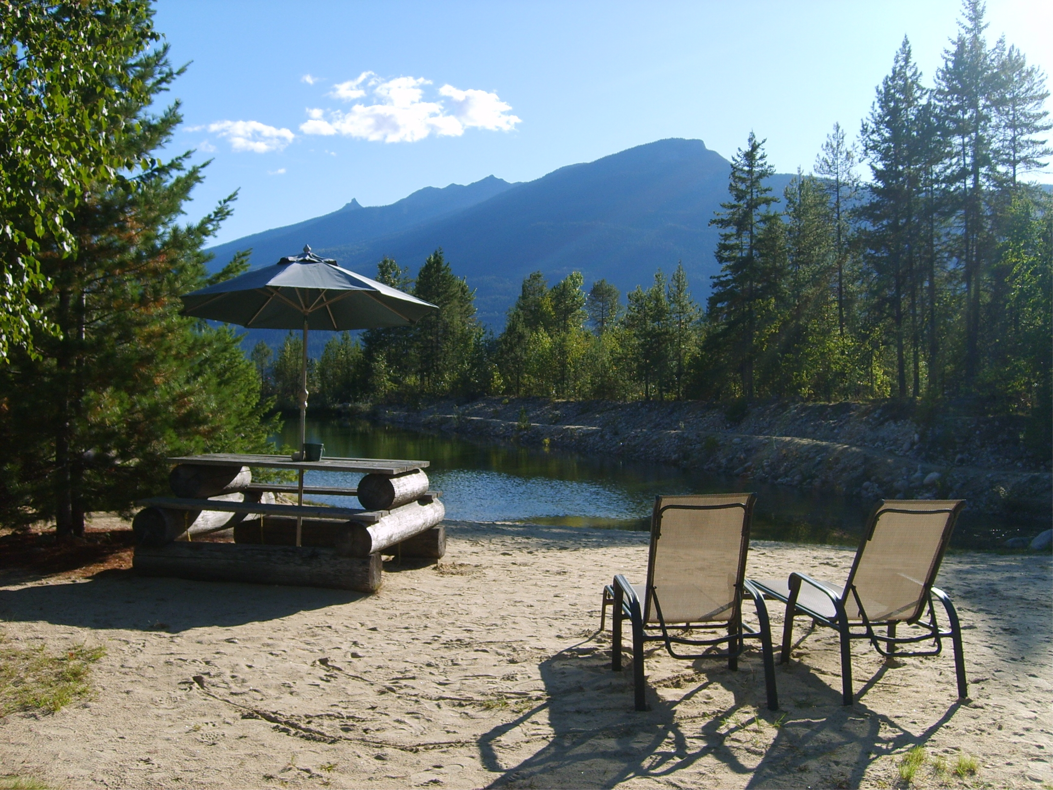 Murphy's Landing Resort, Cabin & RV Accommodations in Nakusp, BC