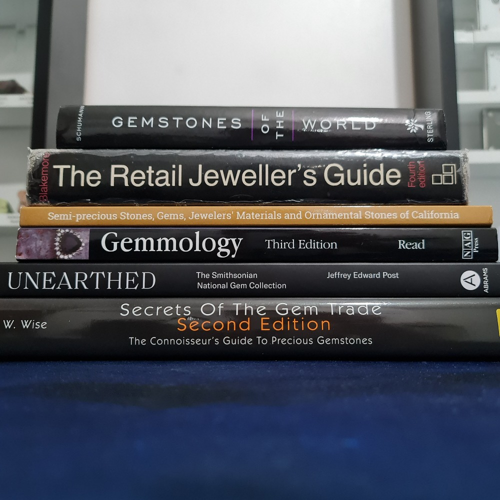 My Gemmology Obsession Library - A full list of my Gem Books