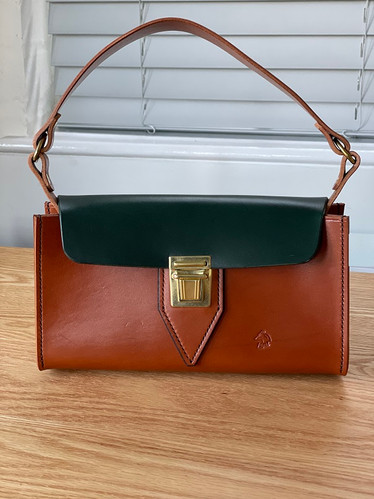 Covered Caddy Bag Tan/Dark Green | Lani Leathercraft