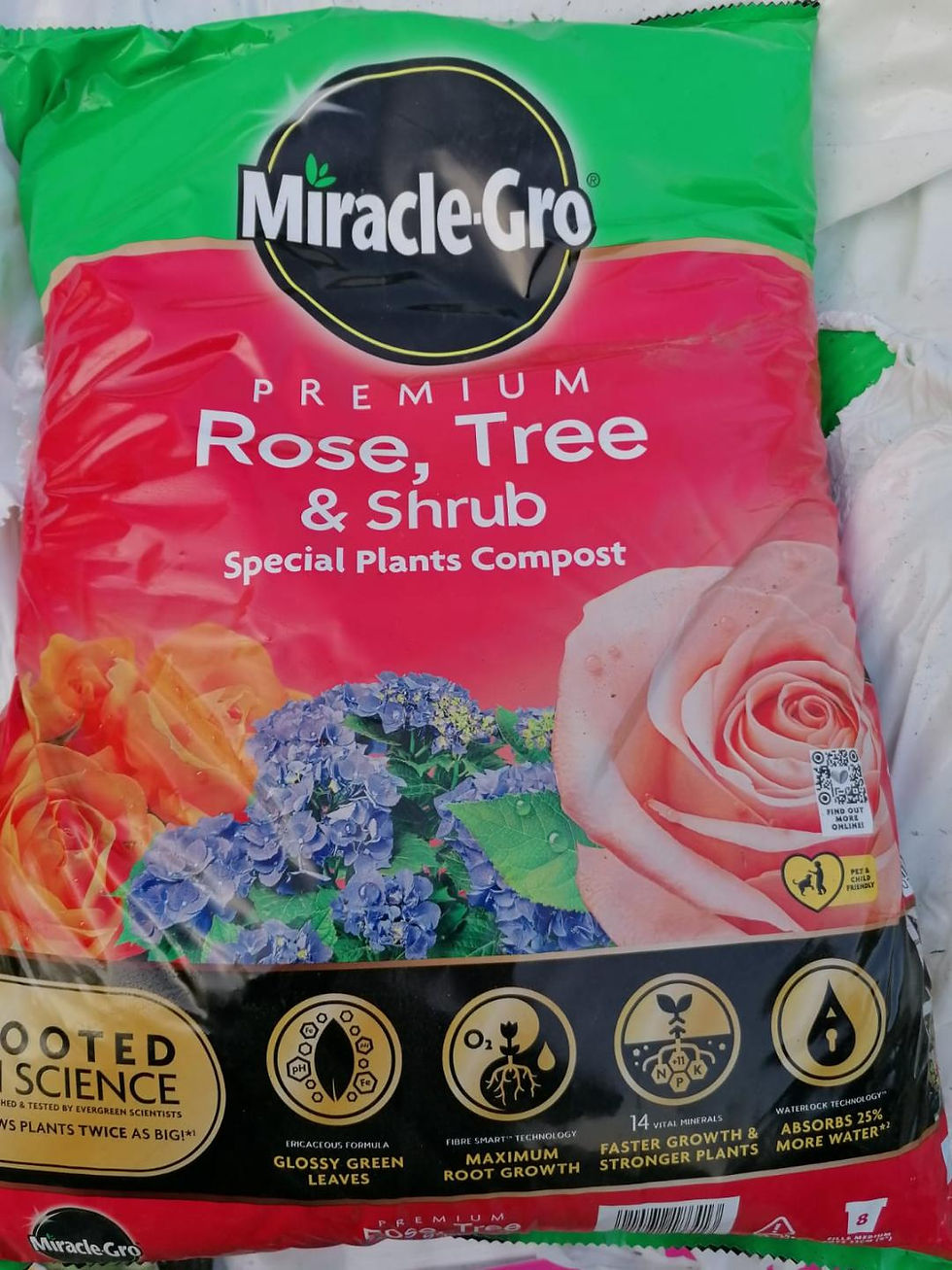 Rose tree & shrub compost 40 litres | glenvale-nurseries