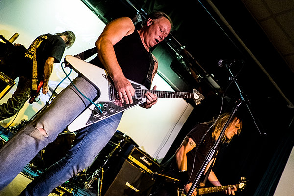 Walkway Make A Triumphant Second Visit To The Rock Den