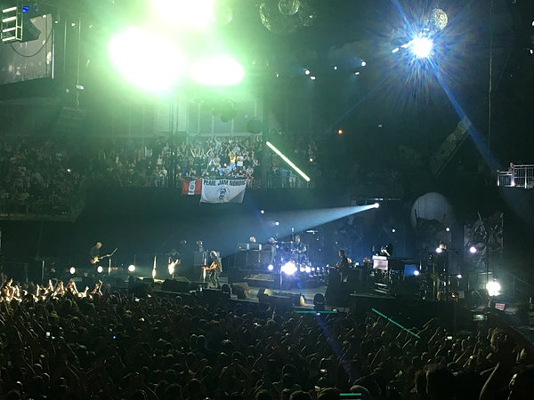 PEARL JAM TRUMP UP THEIR CHARGES IN LONDON WITH MEGA THIRTY-THREE SONG SET