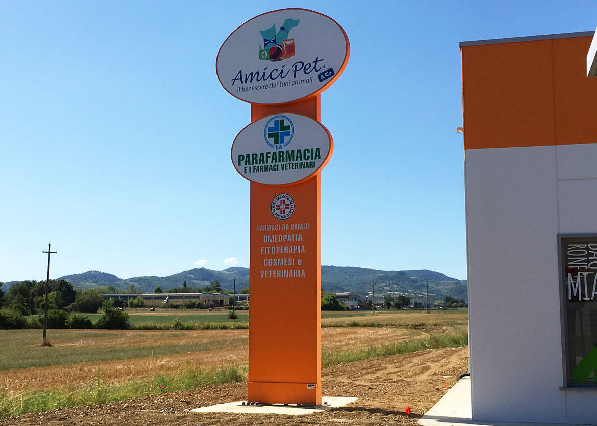 Totem Pubblicitari | Progettazione e Produzione | Neonpavia