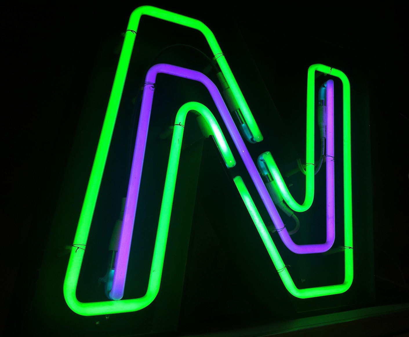Insegne al Neon | Progettazione e Produzione | Neonpavia