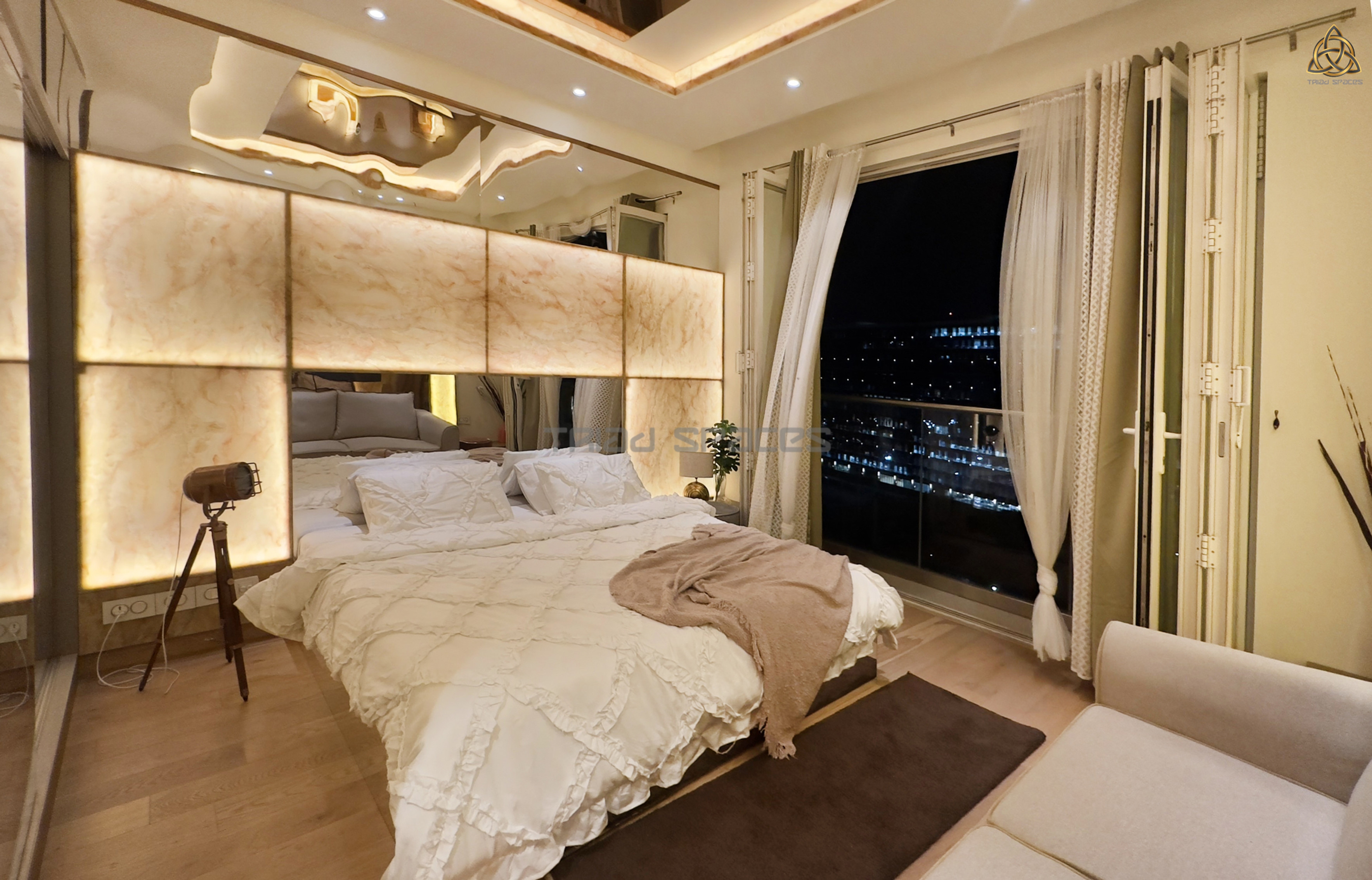 DIANA LOUNGE