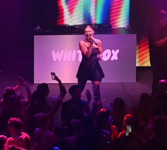 Fashion: What’s up with White Fox? How ‘Hotmail viral’ marketing helped ...