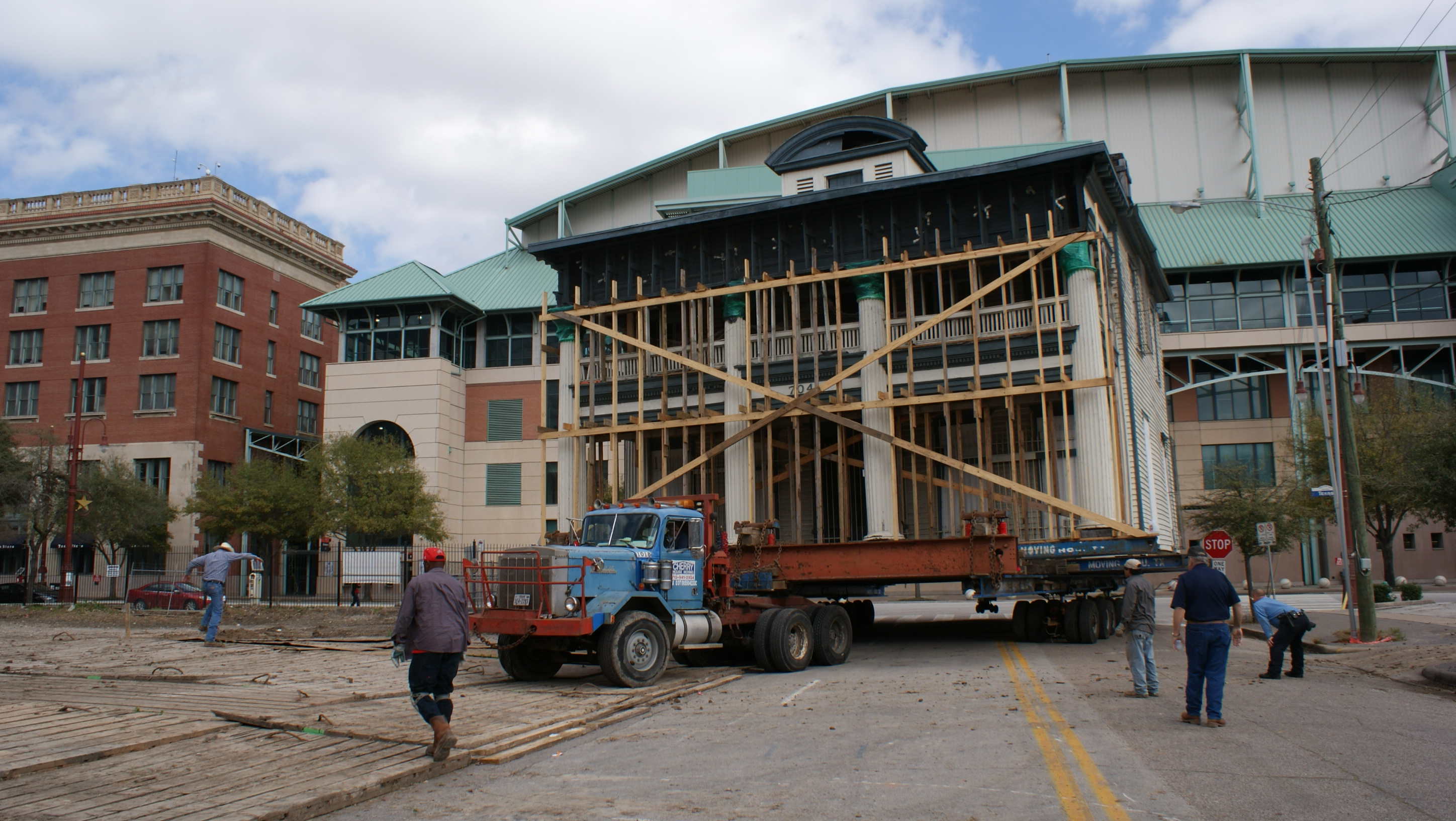 HOUSE & BUILDING MOVER | Cherry House Moving | TEXAS