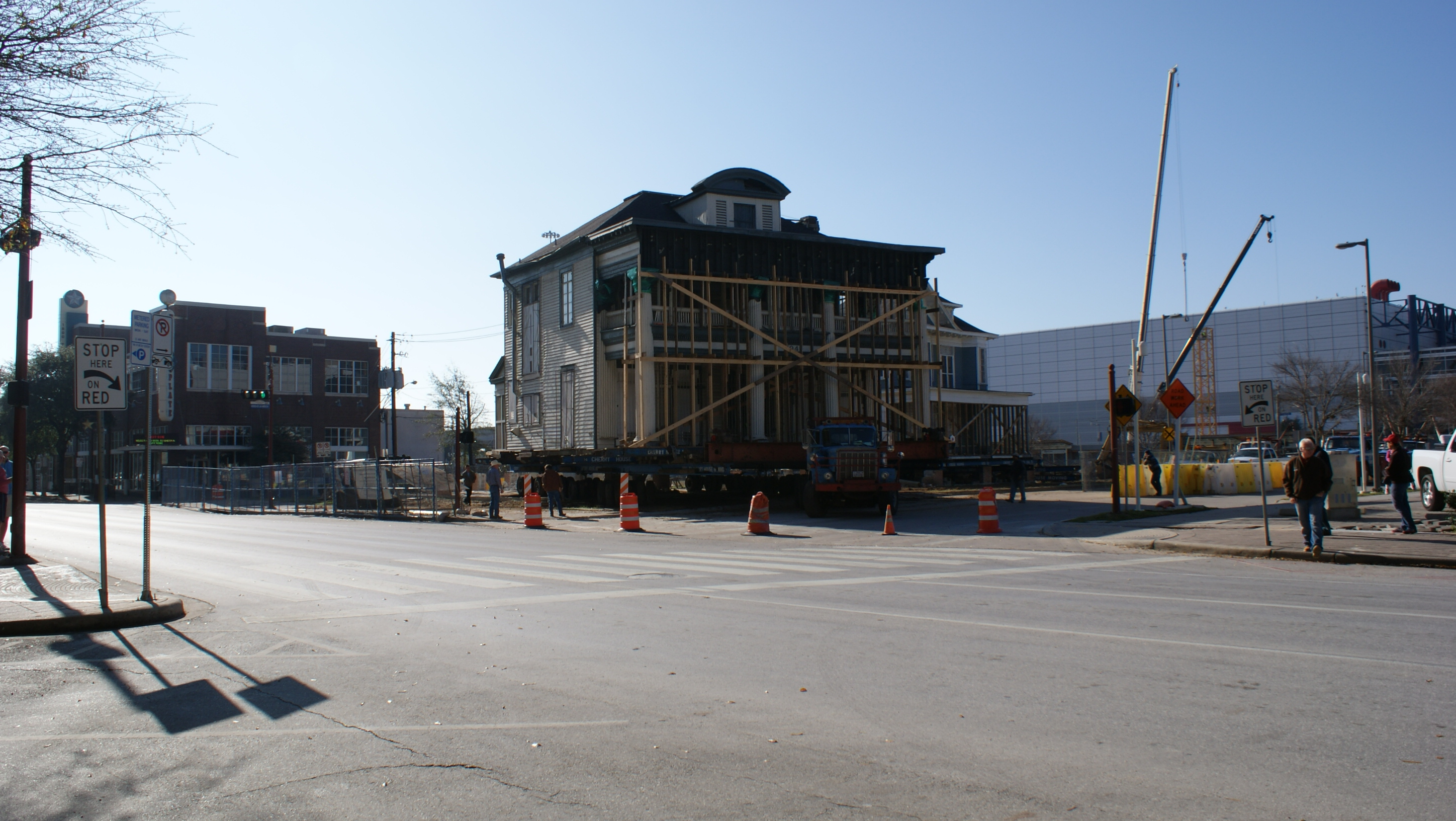 HOUSE & BUILDING MOVER | Cherry House Moving | TEXAS