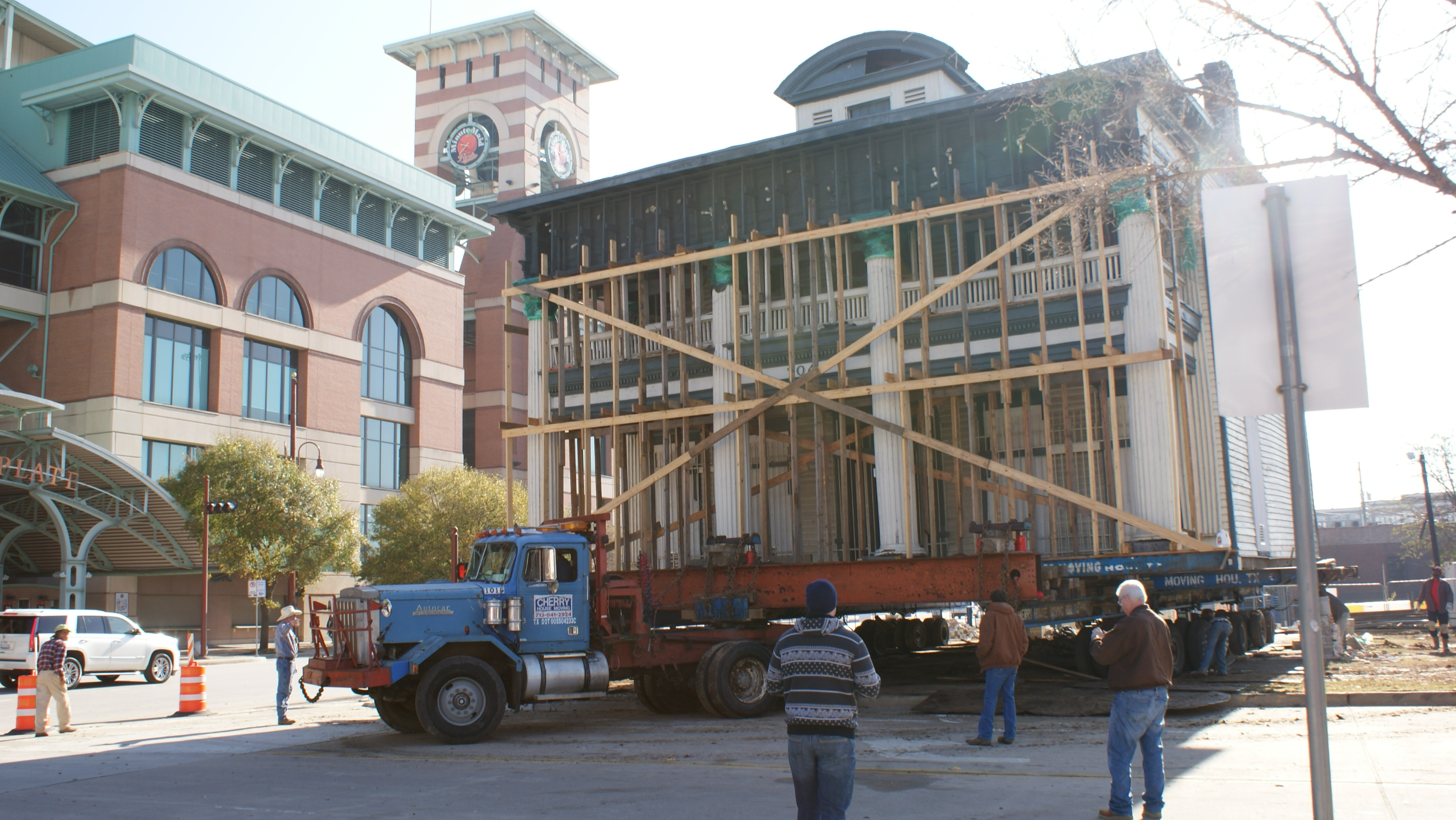 HOUSE & BUILDING MOVER | Cherry House Moving | TEXAS