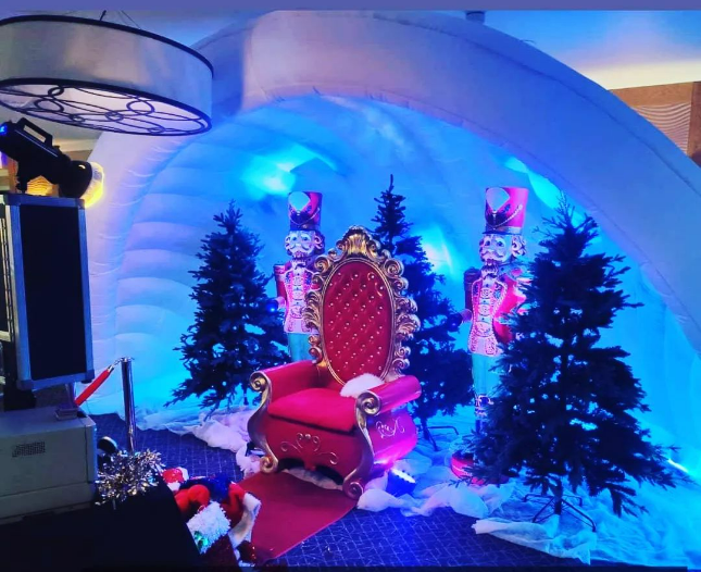 Christmas Photo Booths | Inflatable Photobooth Christmas Photo Booths ...