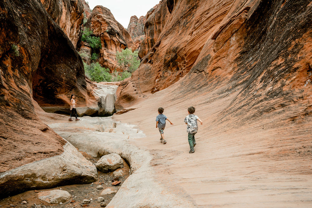 Hiking The Red Reef Trail - Southern Utah