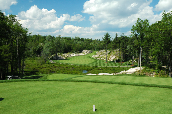 Stay at Muskoka Bay Resort and play championship golf