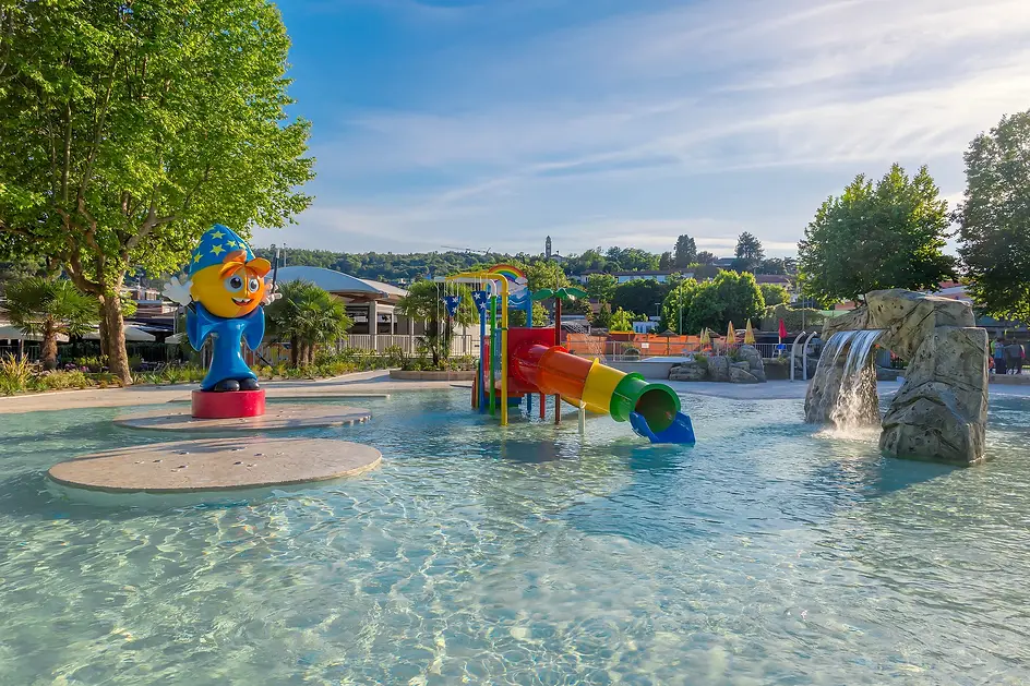 Mago Bay | Waterpark | Zwembaden | Camping Village Lago Maggiore | Italië