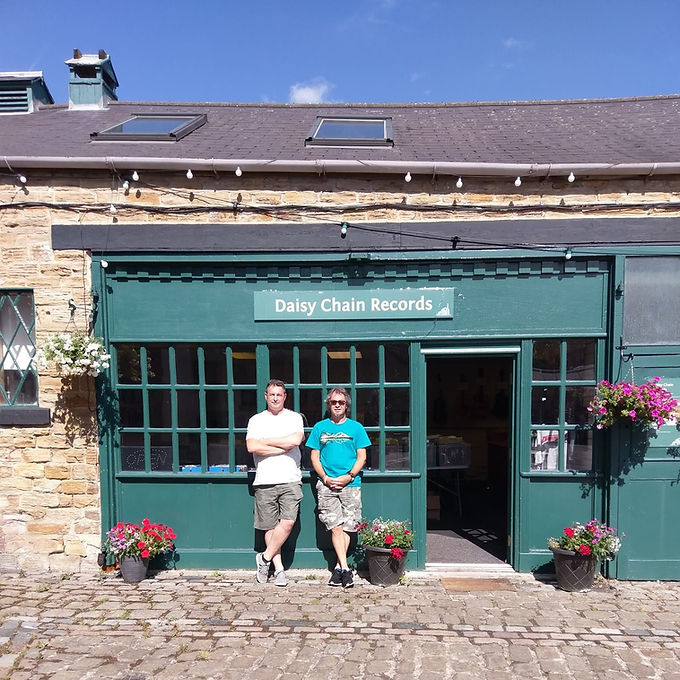 Home | Daisy Chain Records