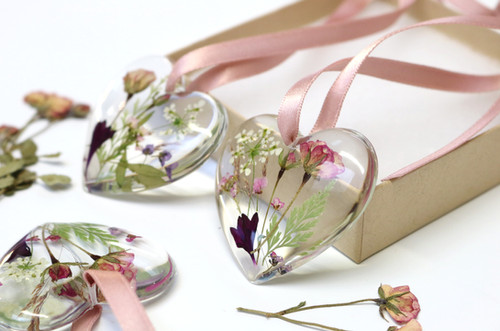 Flower heart wall hanging with real pink roses | Silverandbirch