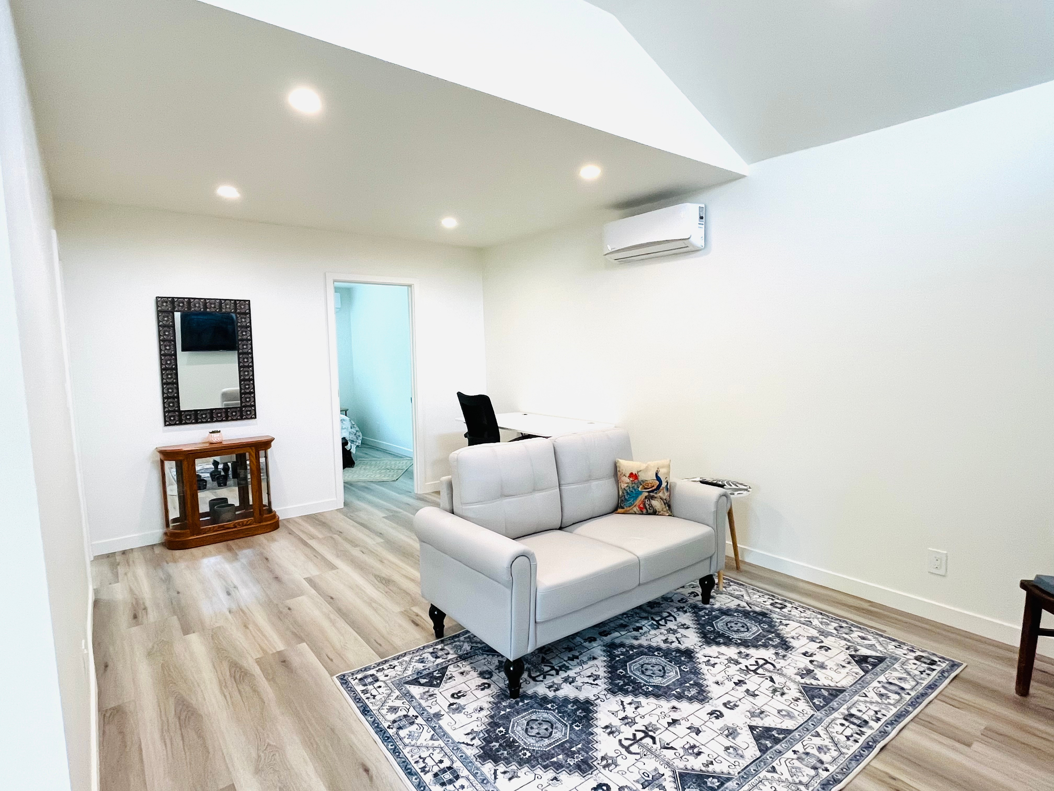 842 Raymond Avenue by Elizabeth M Wagner | Long Beach Universe Housing