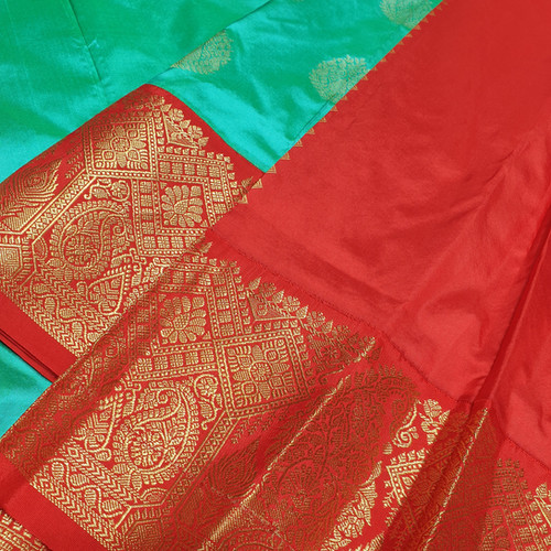 Ramar Coloured With Red Border Traditional Silk Saree | Komathi Silks