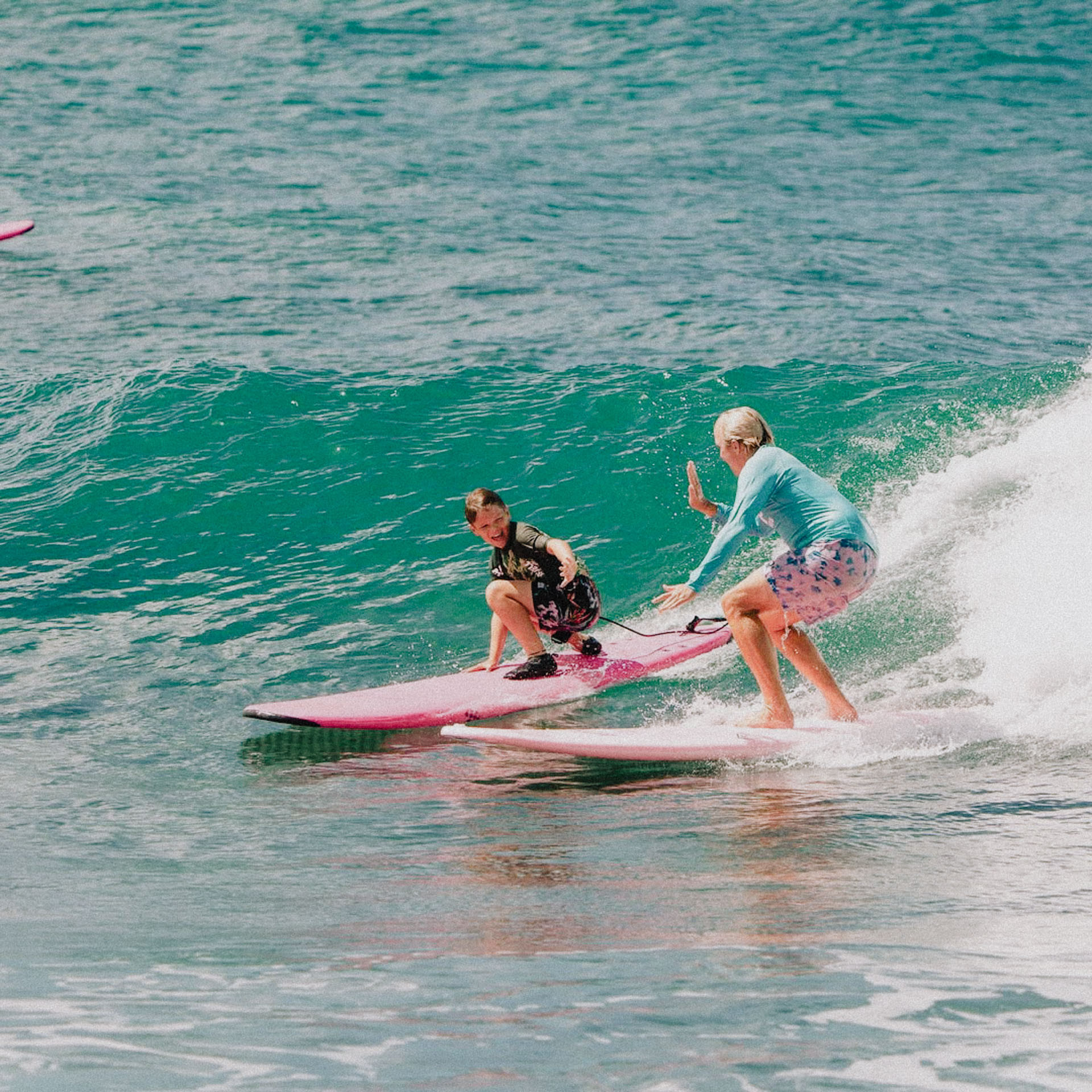 SURF LESSON IN NORTH SHORE | Folio Travel