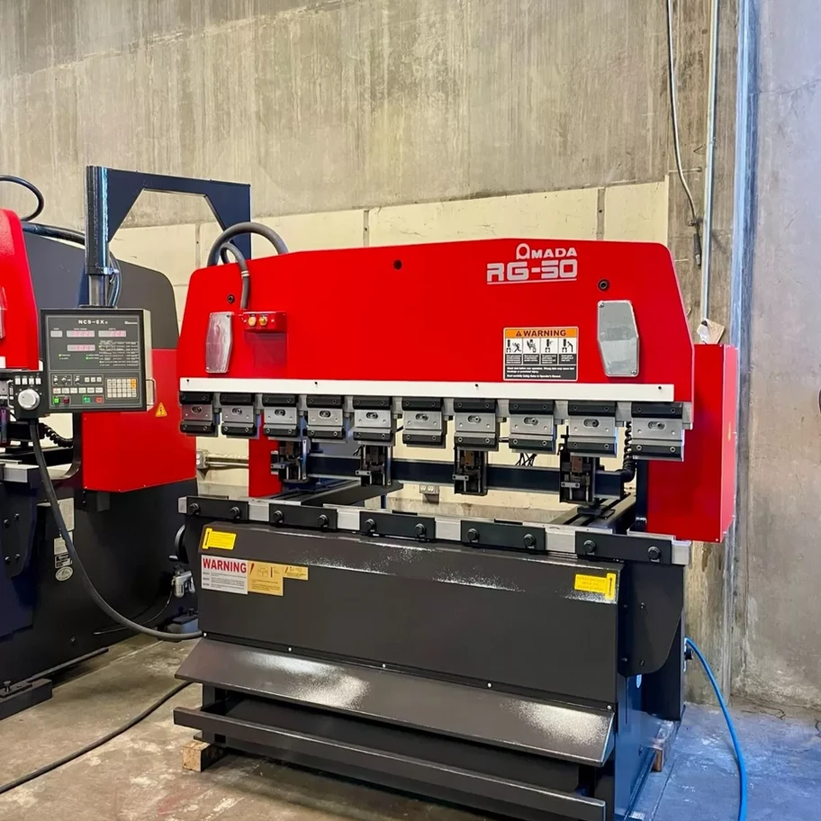 Amada RG-50 Hydraulic CNC Press Brake With NC9-EXII Control | GTH