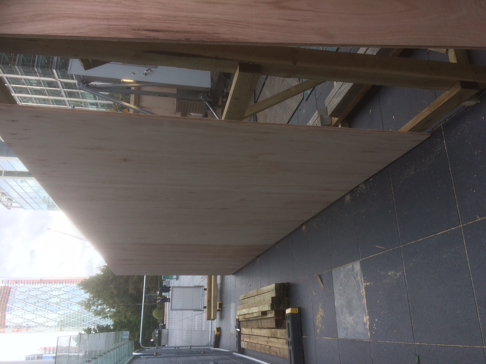 Southern Hoarding Contractors | Free standing hoarding low impact