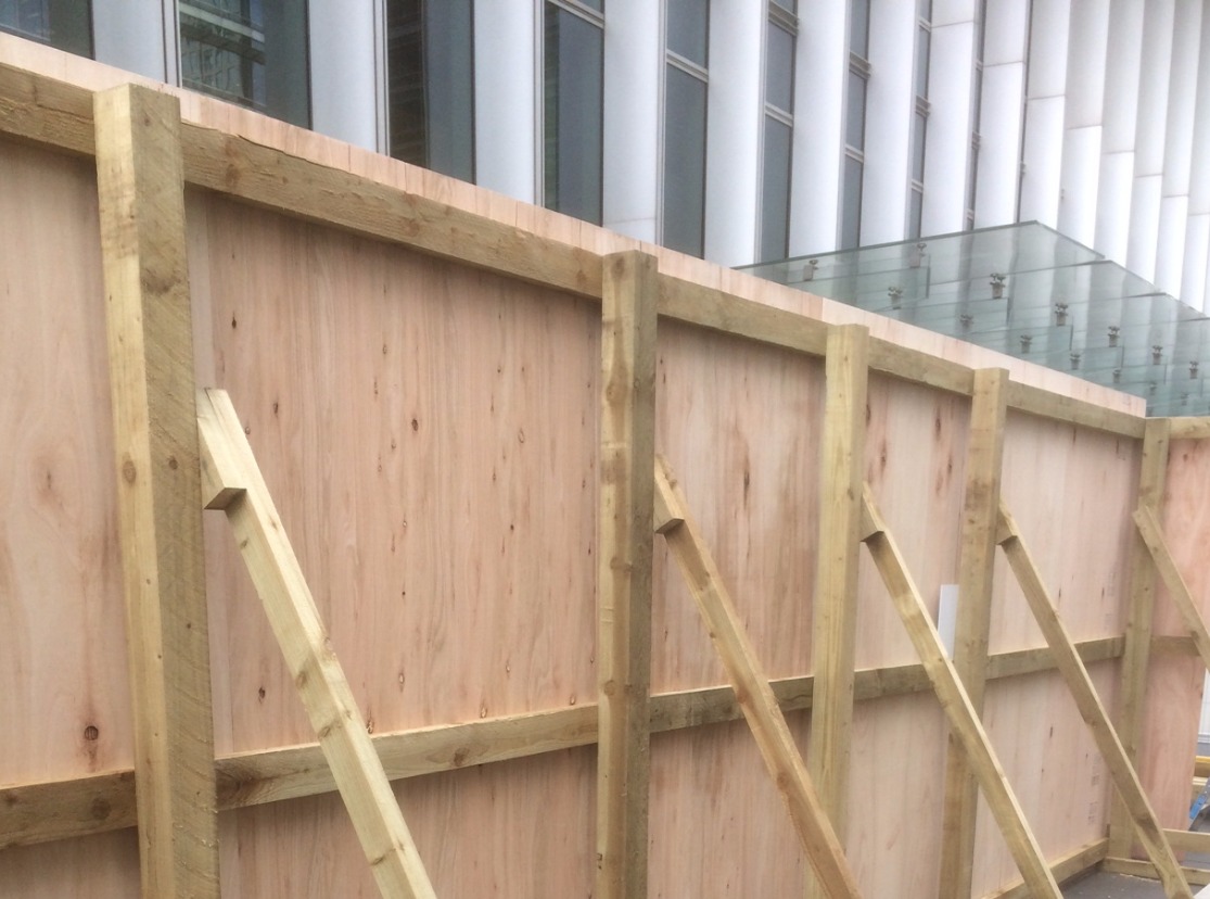 Southern Hoarding Contractors | Free standing hoarding low impact